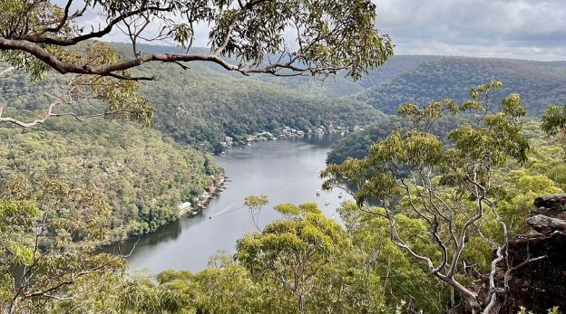 Berowra Valley National Park - Hikezilla